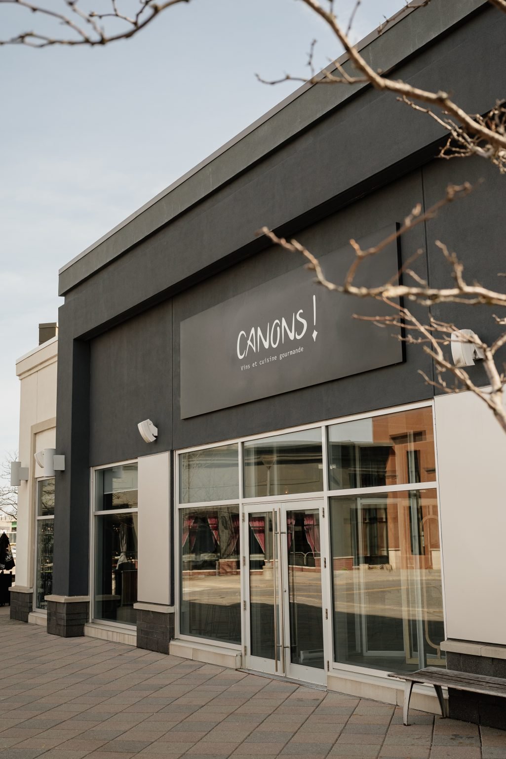 Canons! New gourmet wine bar opens at Quartier Dix30 in Brossard